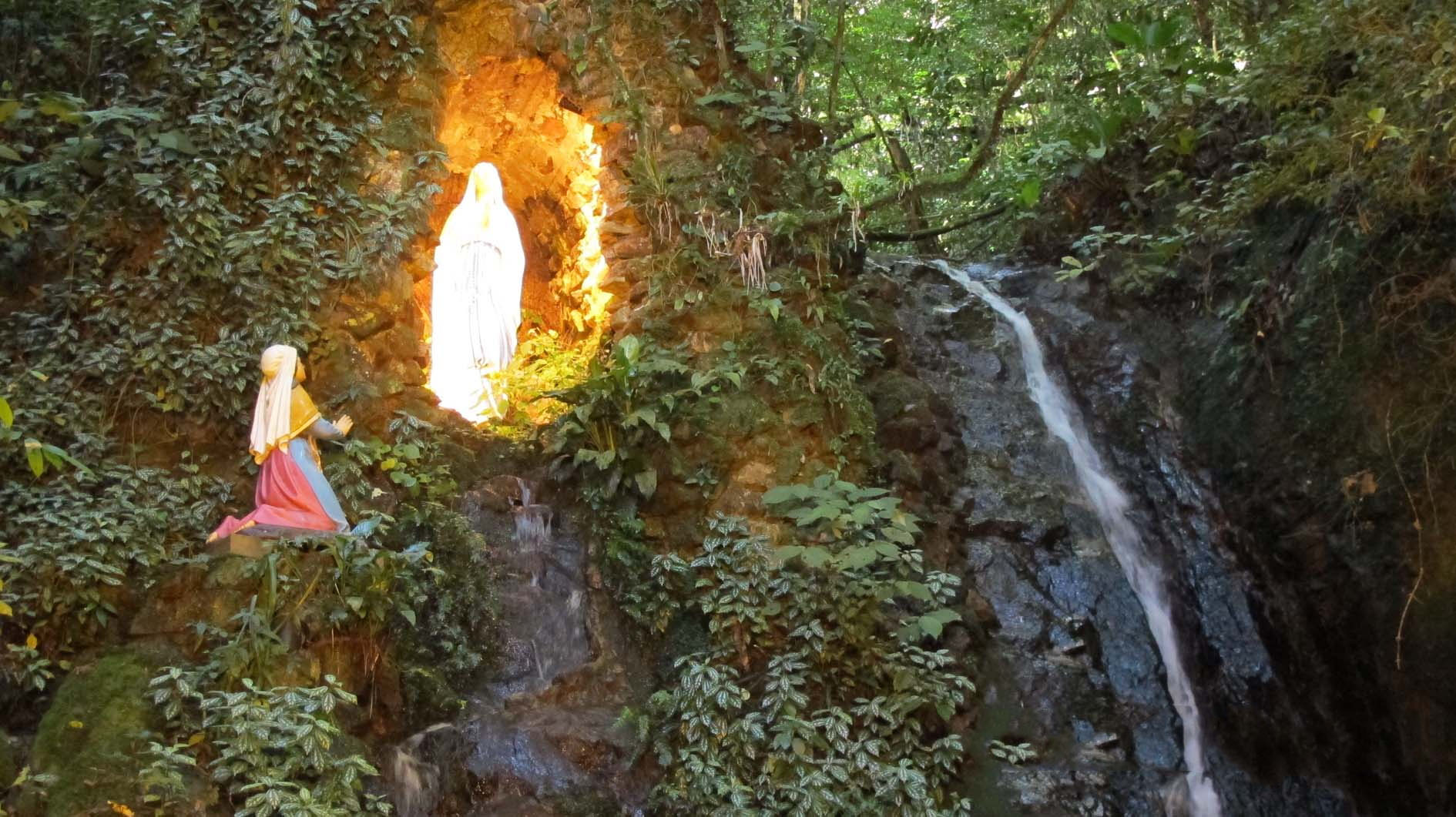 Gruta de Angelina: a Virgem Maria que em três sonhos indicou o local ...